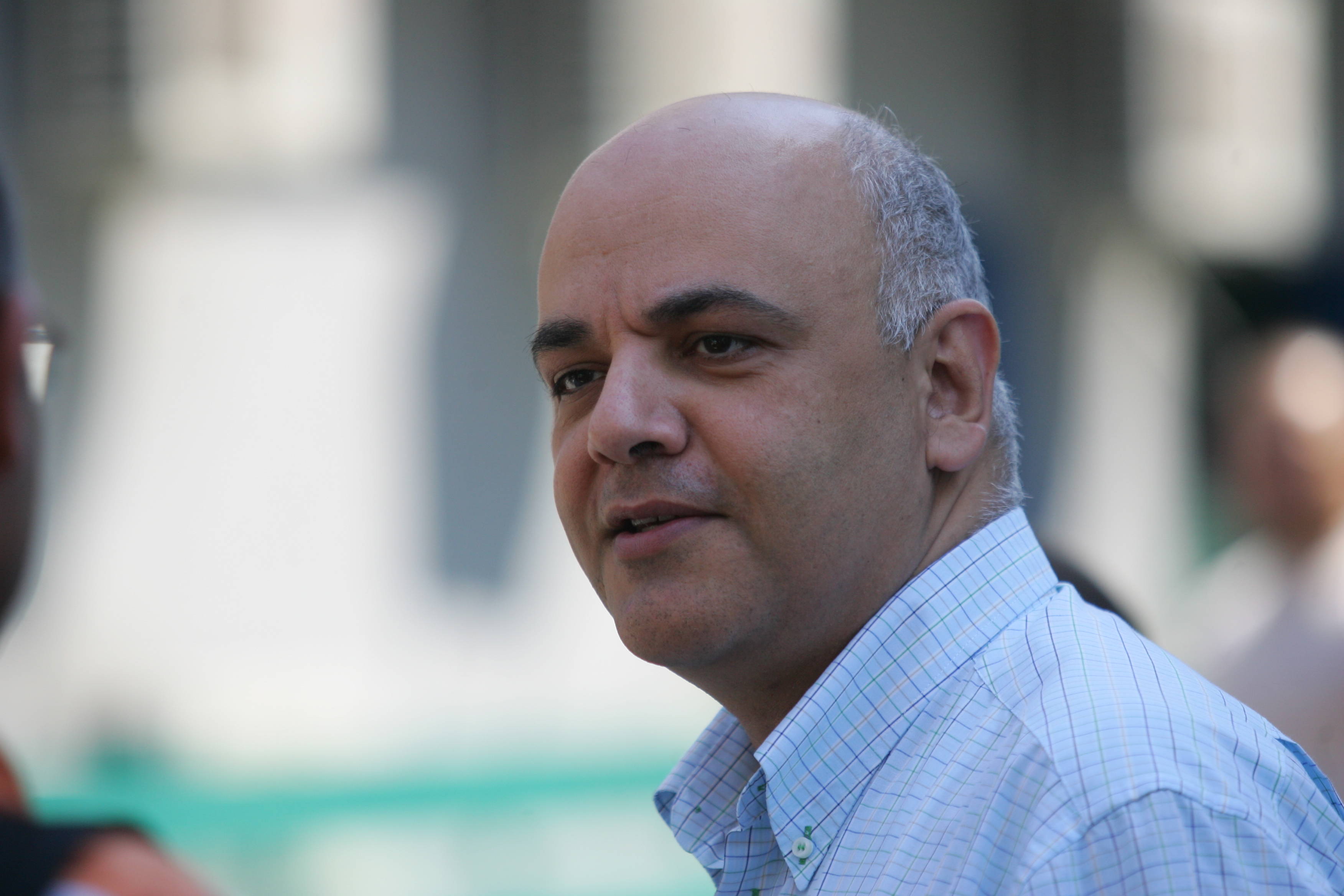 Să ridice piatra cine s-a luptat măcar o dată cu sistemul — Blogul lui ...